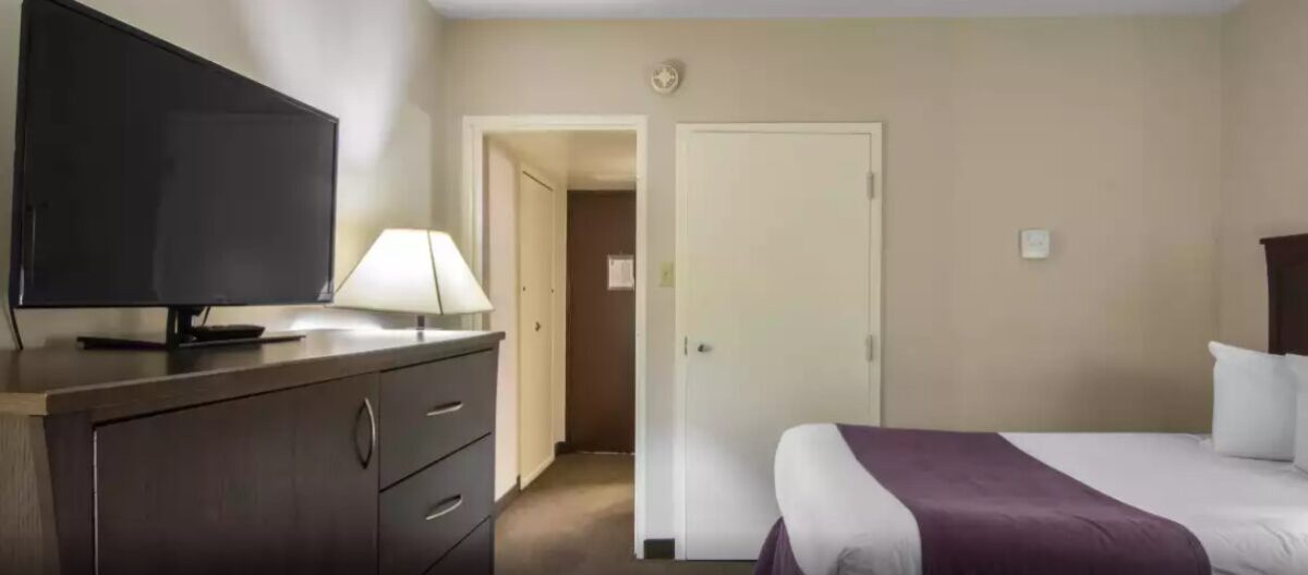 ＊イエローナイフ体験記＊Quality inn & suites Yellowknife（クオリティイン）ホテル滞在口コミ - Nora's ...